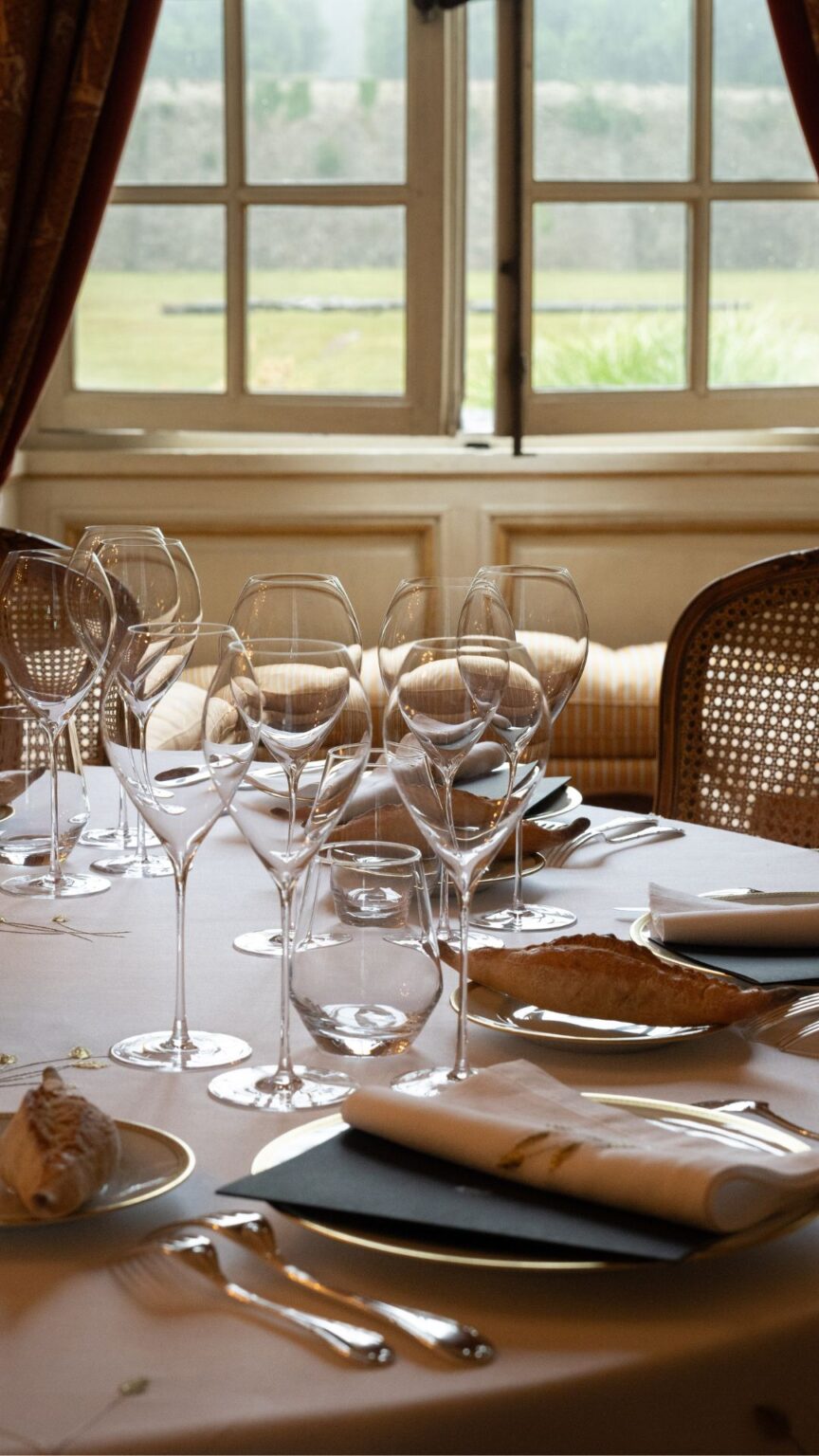El Servicio a la Francesa: Guía del arte de la mesa - Laurent-Perrier