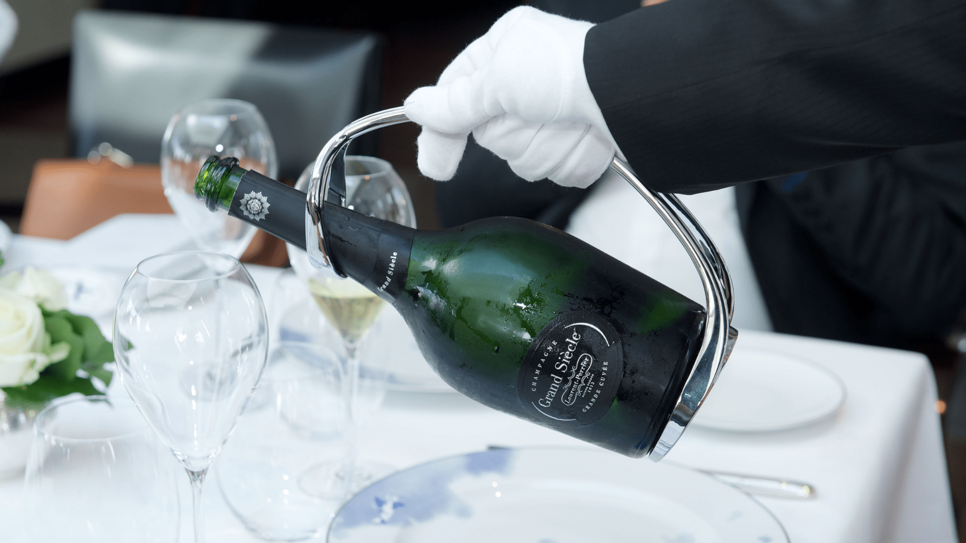 The Art of Service à la Française - Laurent-Perrier
